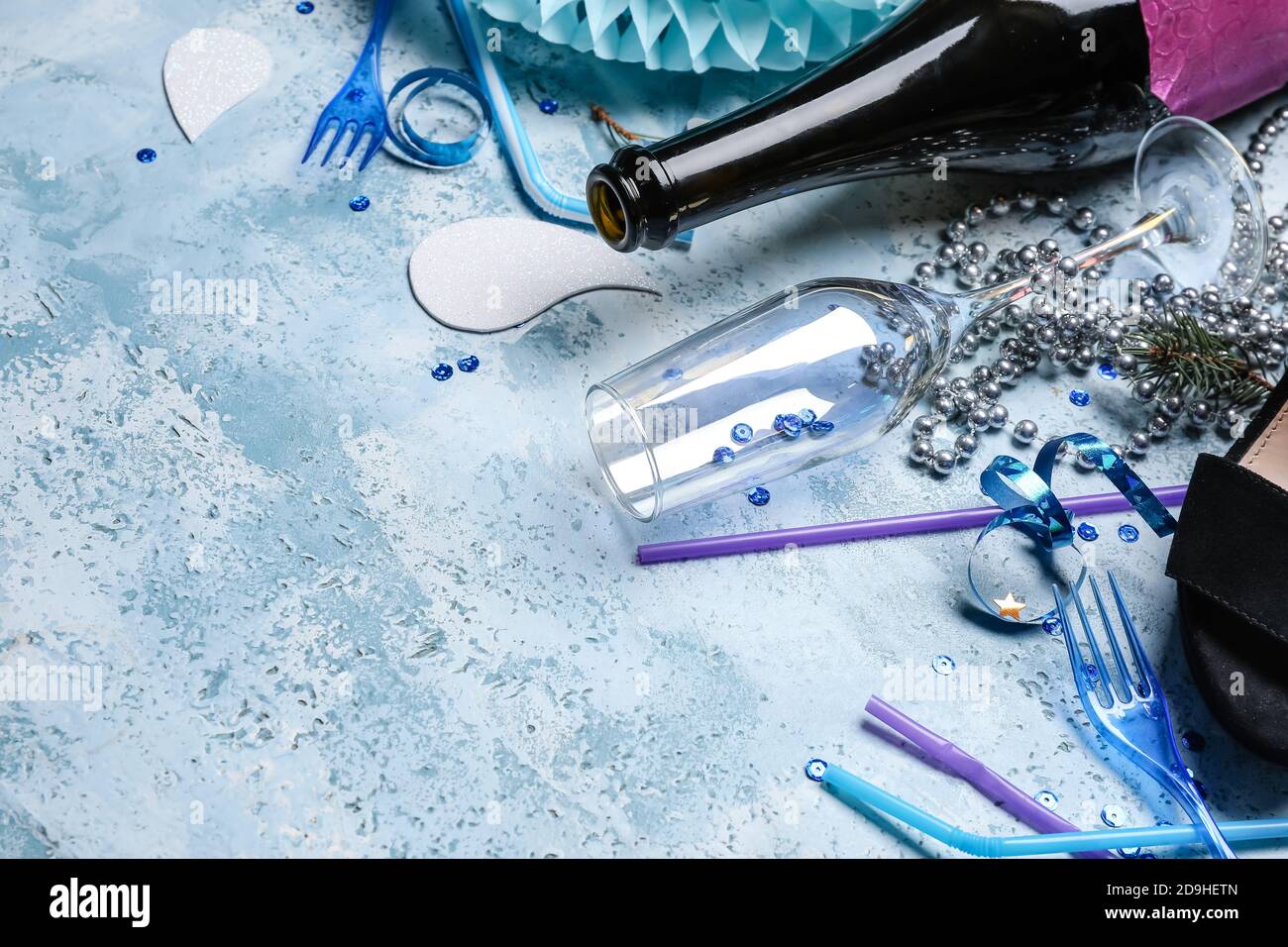 Dirty empty glasses after party hi-res stock photography and images - Alamy