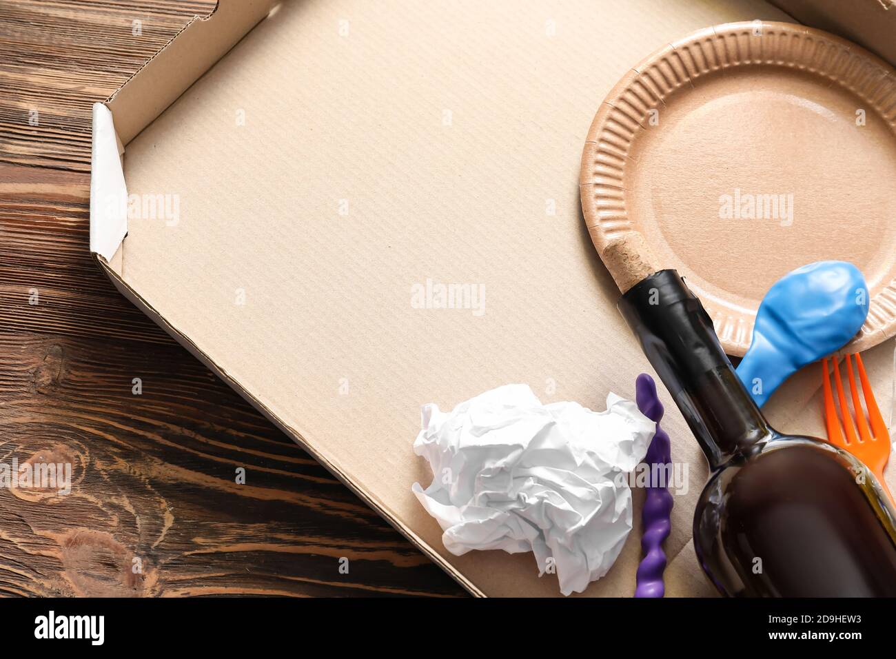 Dirty paper plates hi-res stock photography and images - Alamy