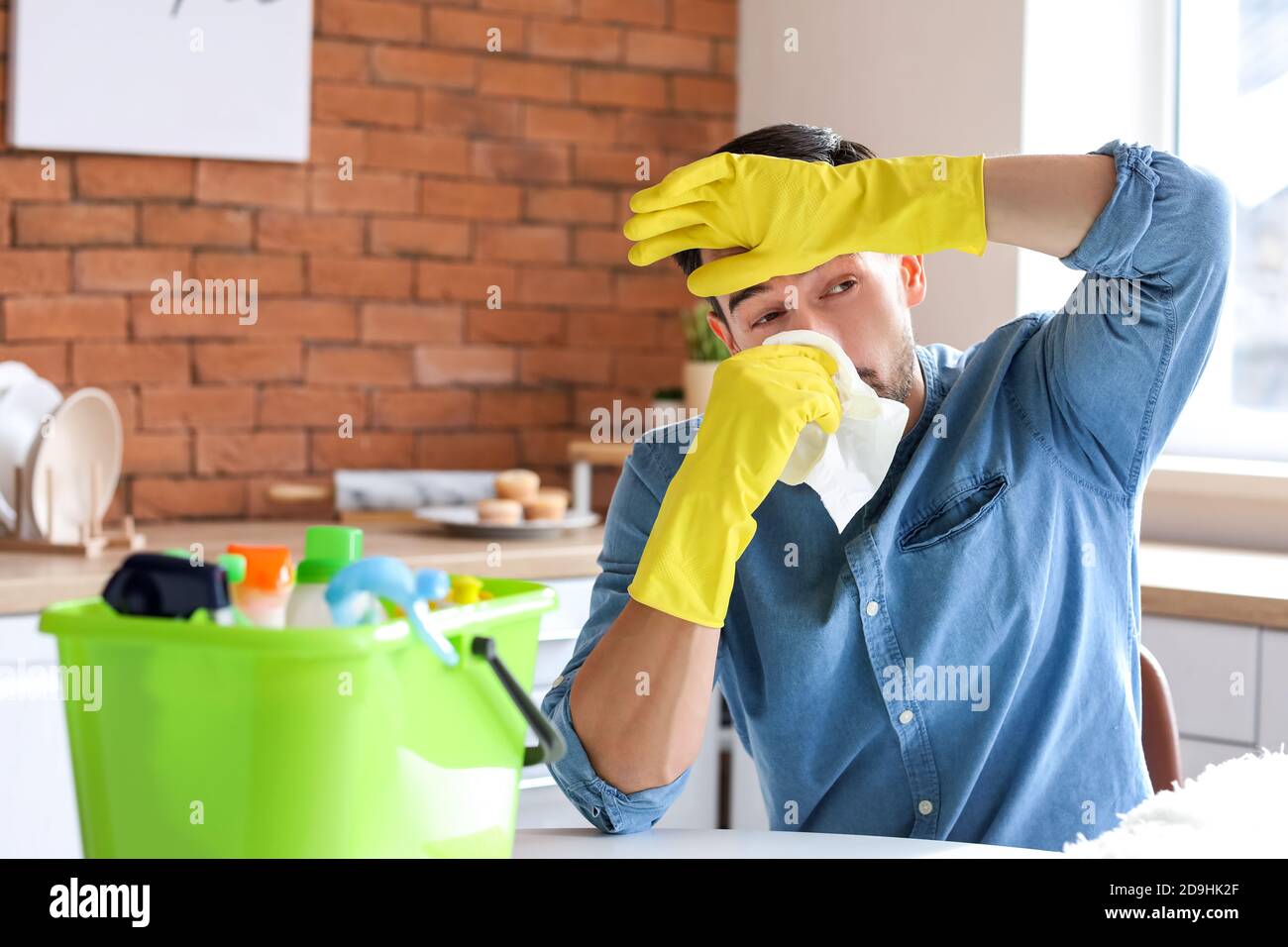 Chemical reaction cleaning home hi-res stock photography and images - Alamy
