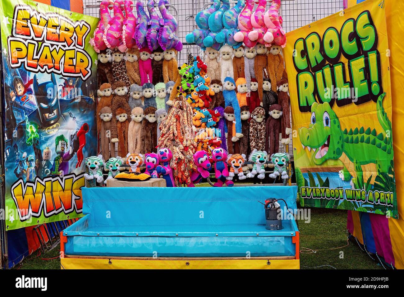 MACKAY, QUEENSLAND, AUSTRALIA - JUNE 16TH 2019: Sideshow game ...