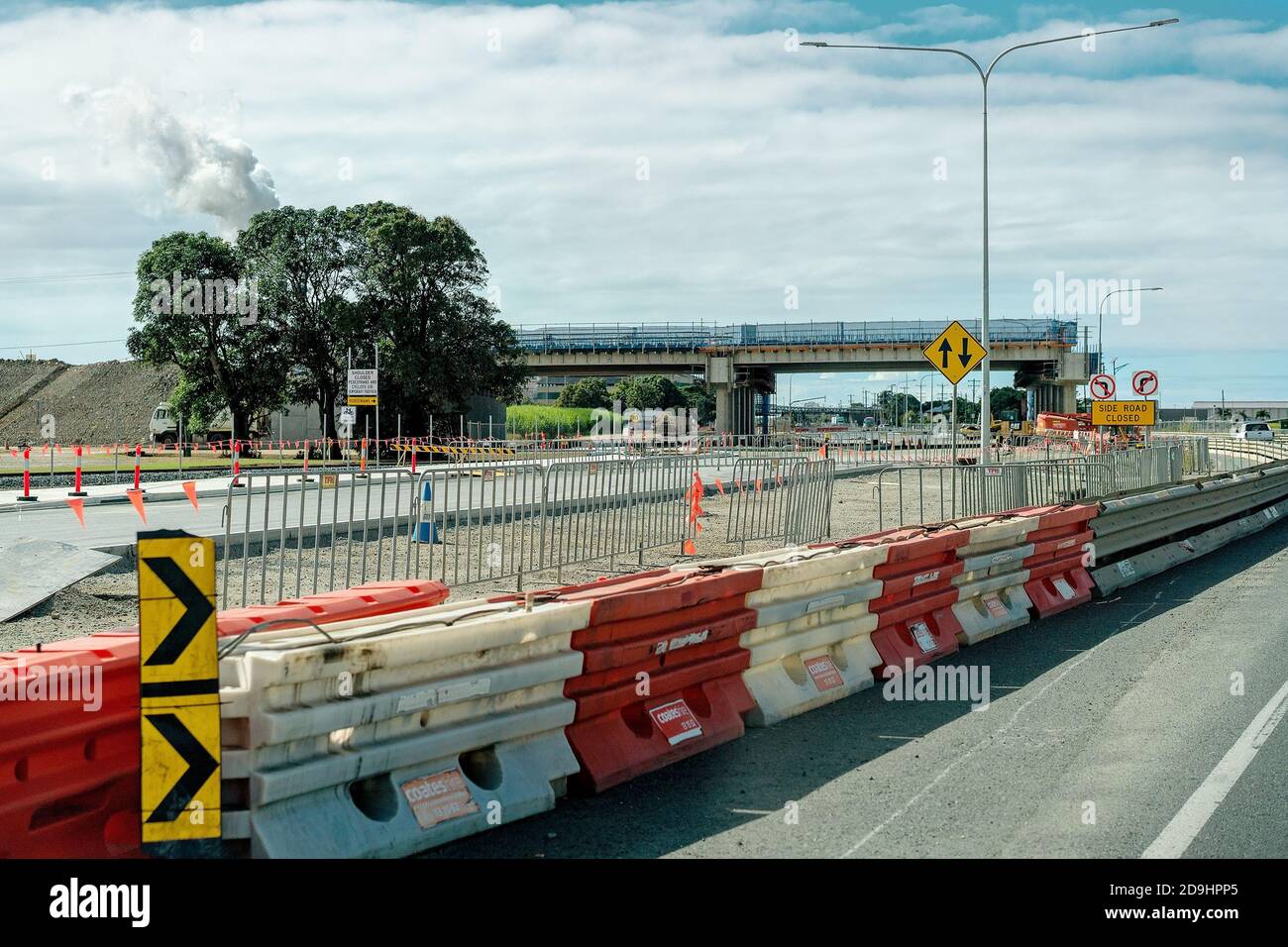 MACKAY, QUEENSLAND, AUSTRALIA - JUNE 2019: An overpass being ...