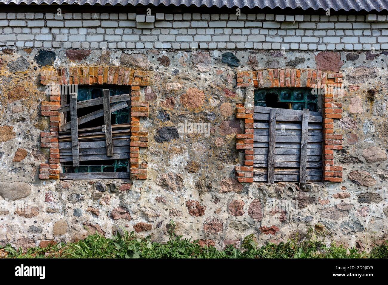 Two walled windows hi-res stock photography and images - Alamy