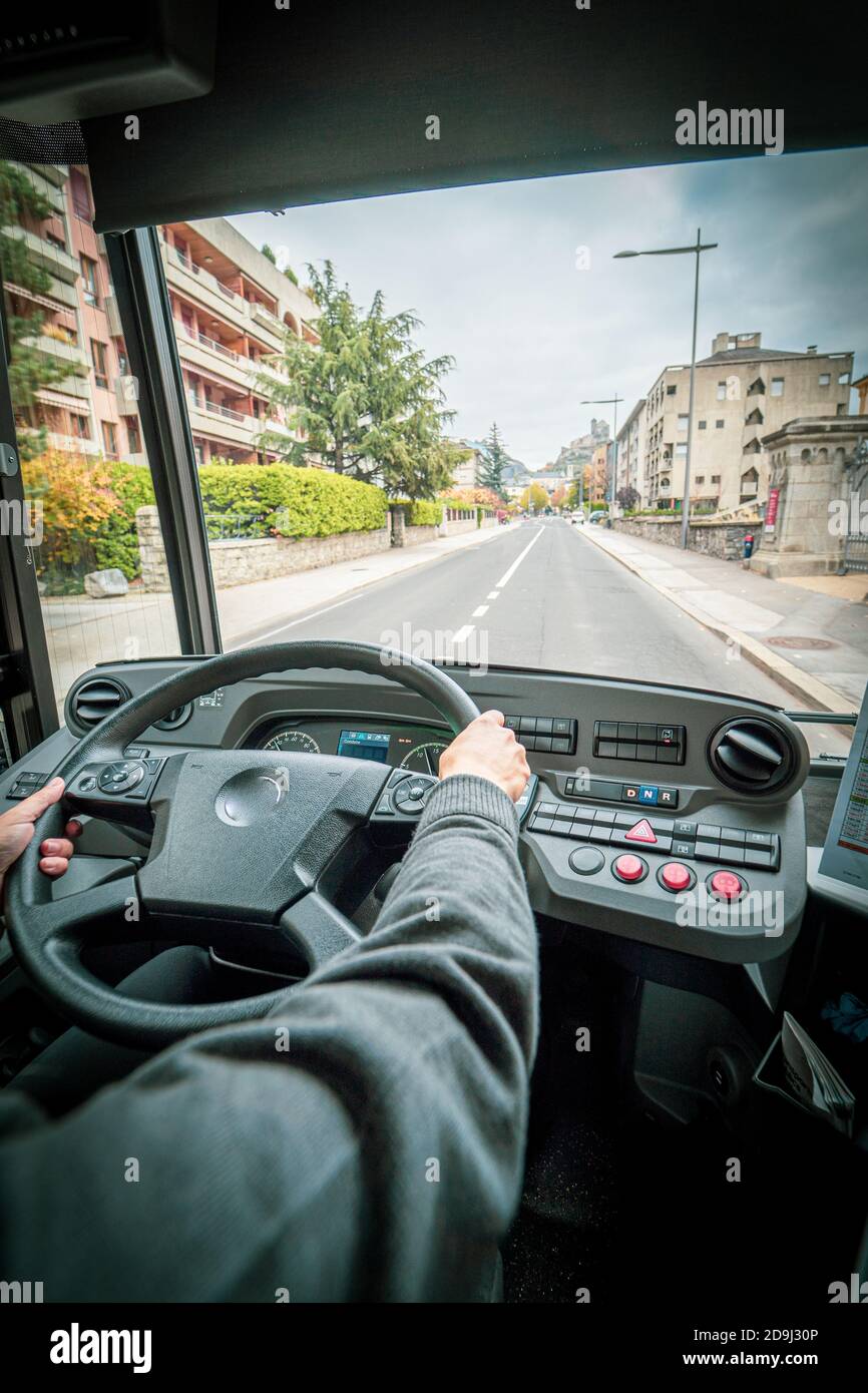 Female bus driver and bus hi-res stock photography and images - Alamy