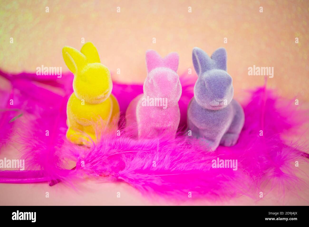 Pink easter bunny hi-res stock photography and images - Alamy