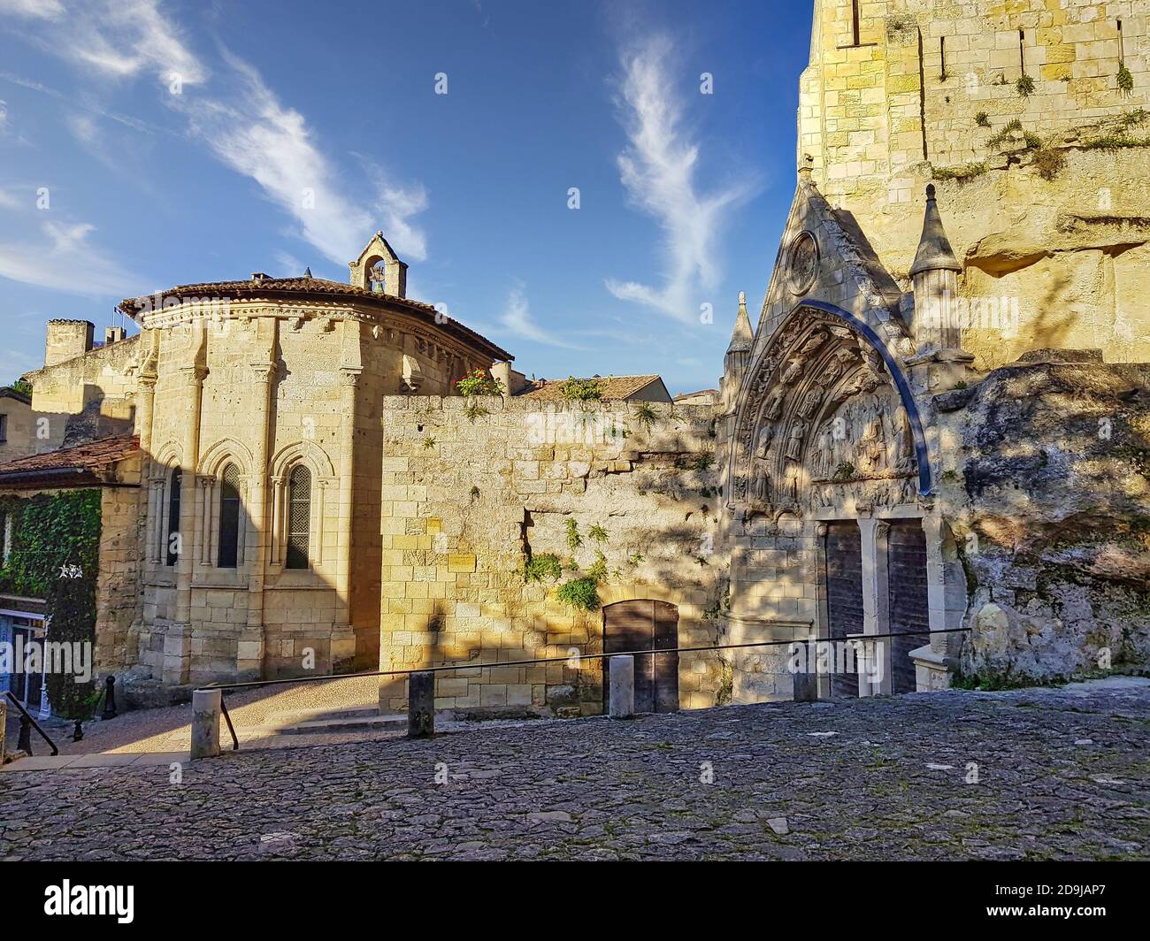 Monolithic church of Saint Emilion, Bordeaux, France Stock Photo - Alamy