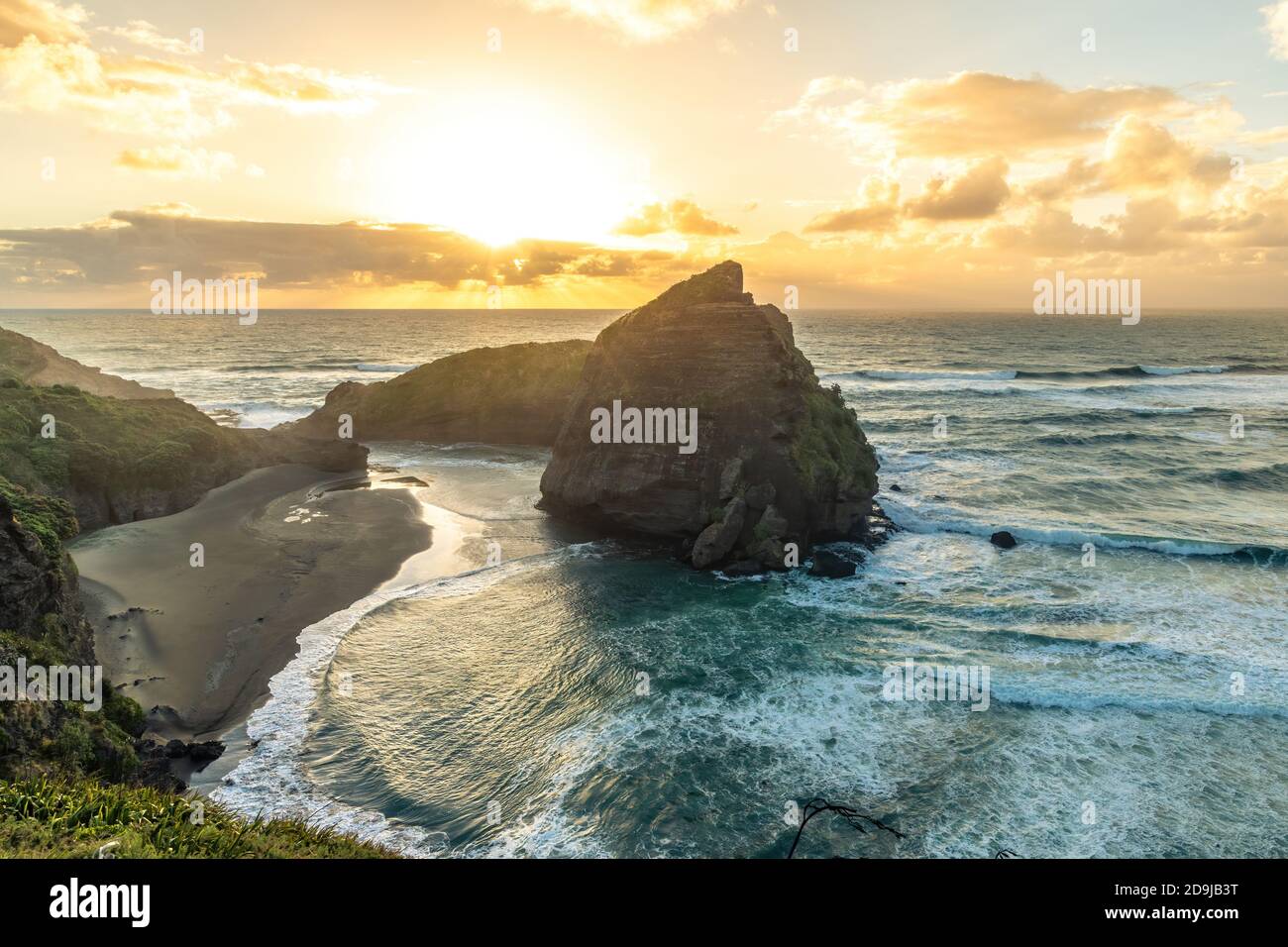 Piha iconic landmark hi-res stock photography and images - Alamy