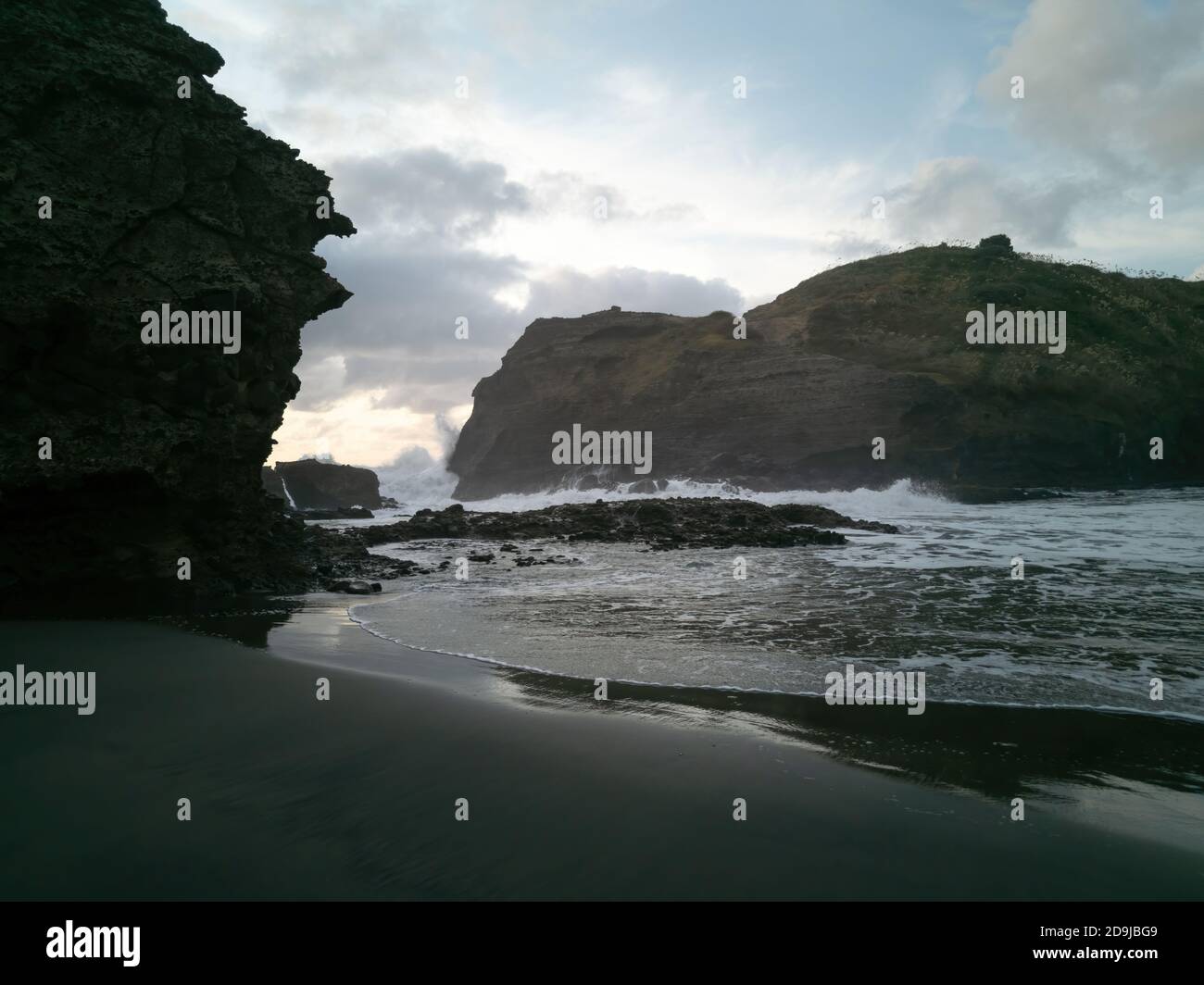 Piha Gap tidal lagoon Stock Photo - Alamy