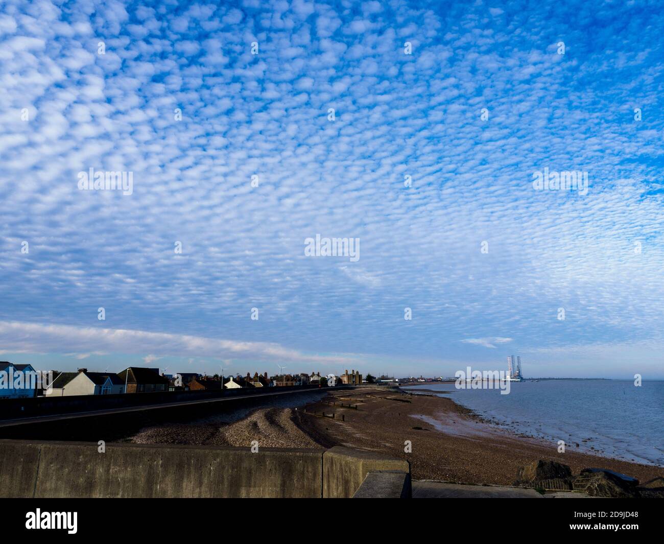 Oil rig and storm hi-res stock photography and images - Alamy