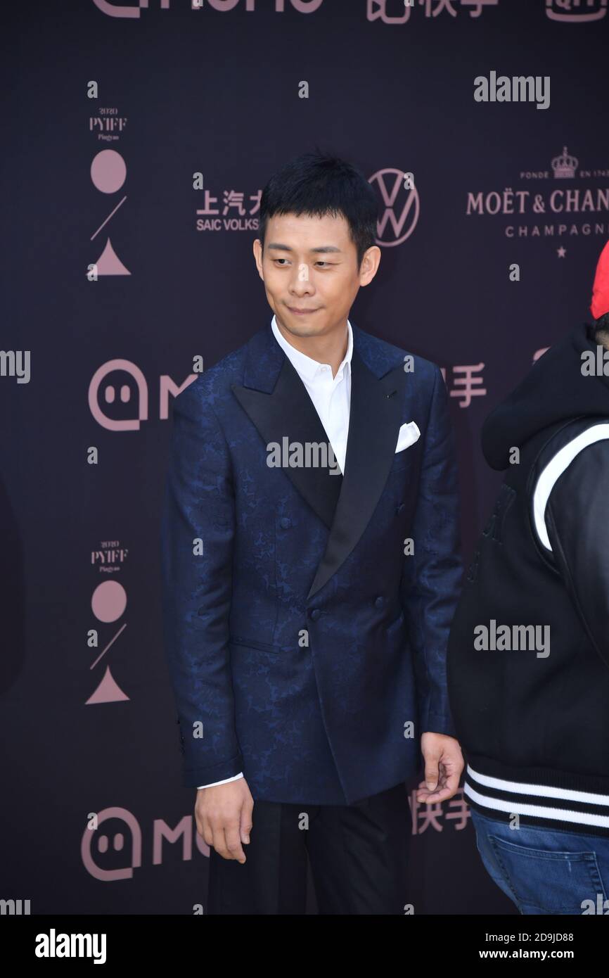 Chinese actor Zhang Yi makes his appearance in the Pingyao Crouching ...