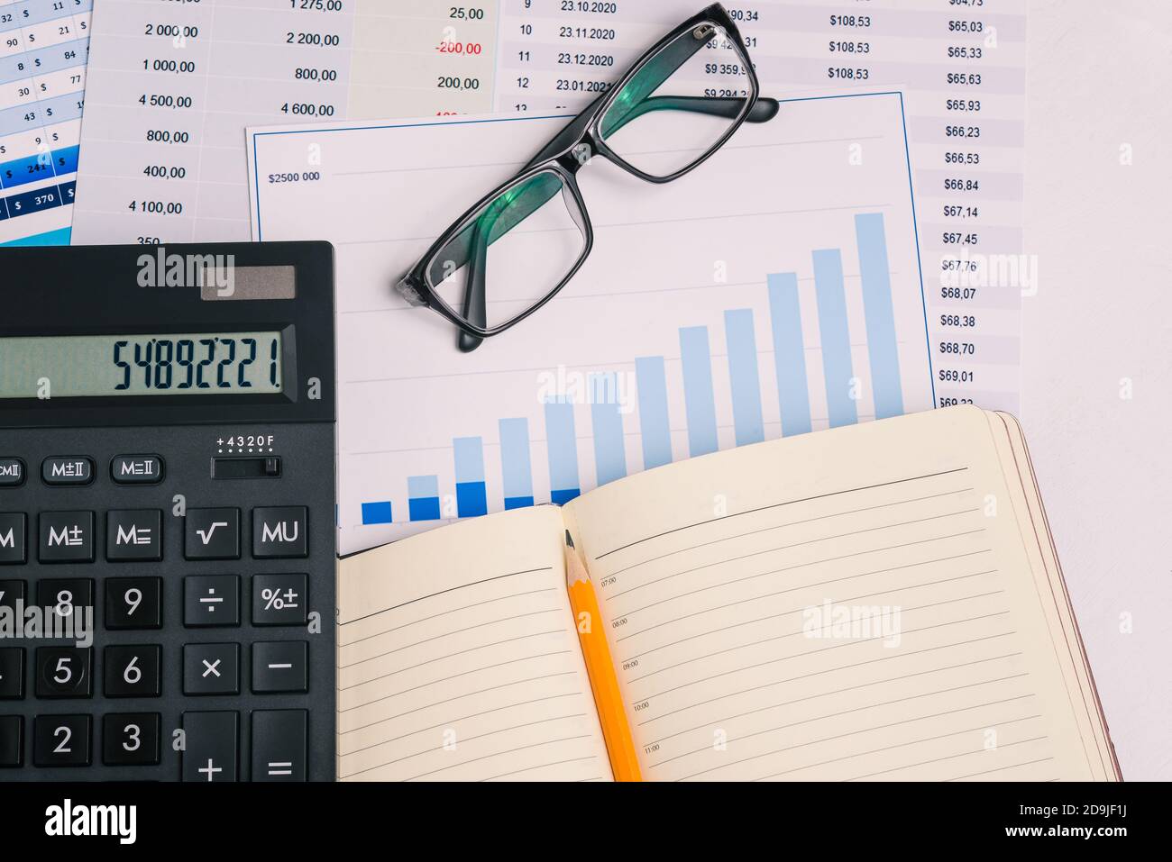 Accounting documents hi-res stock photography and images - Alamy
