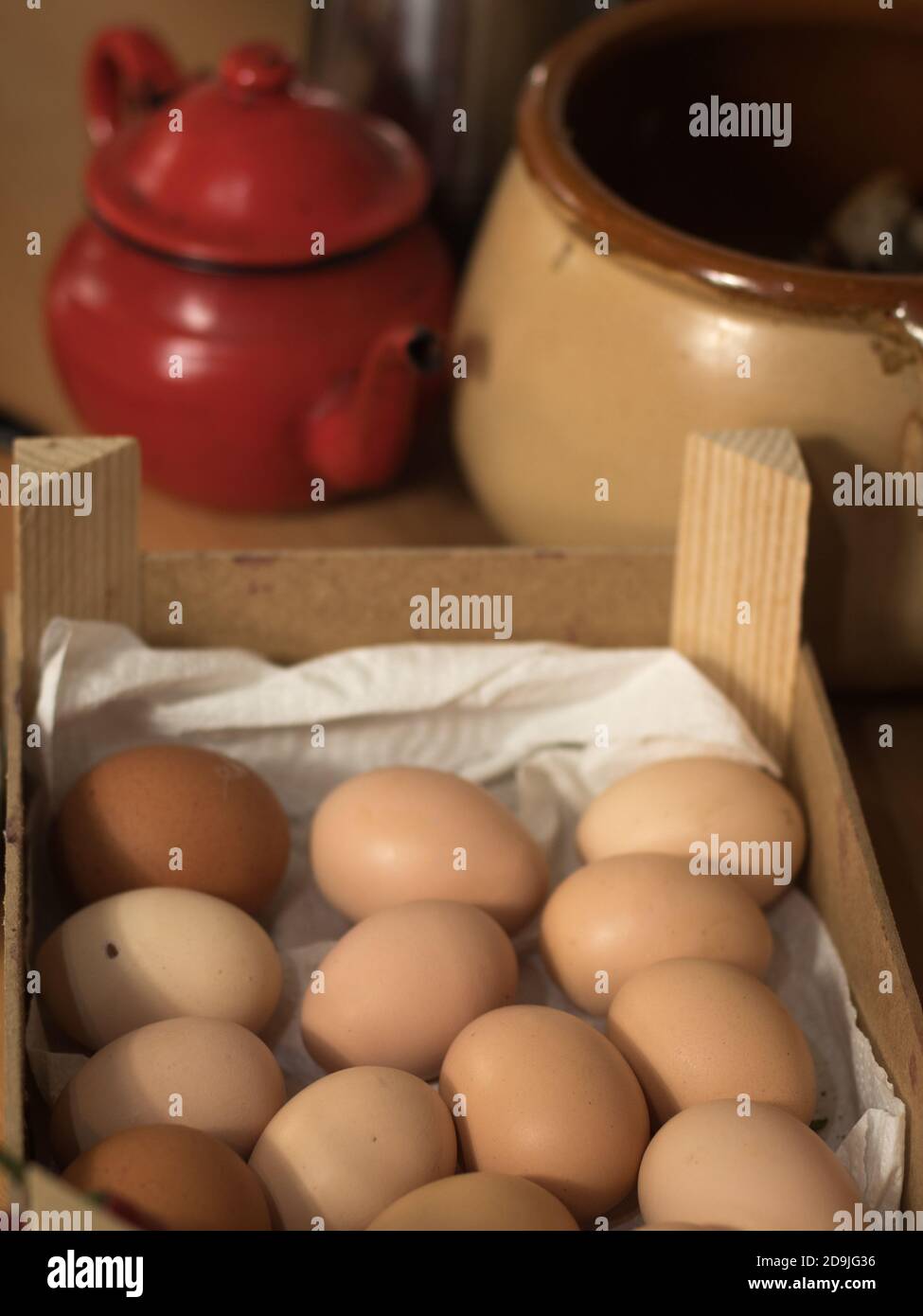 Hay box cooking hi-res stock photography and images - Alamy