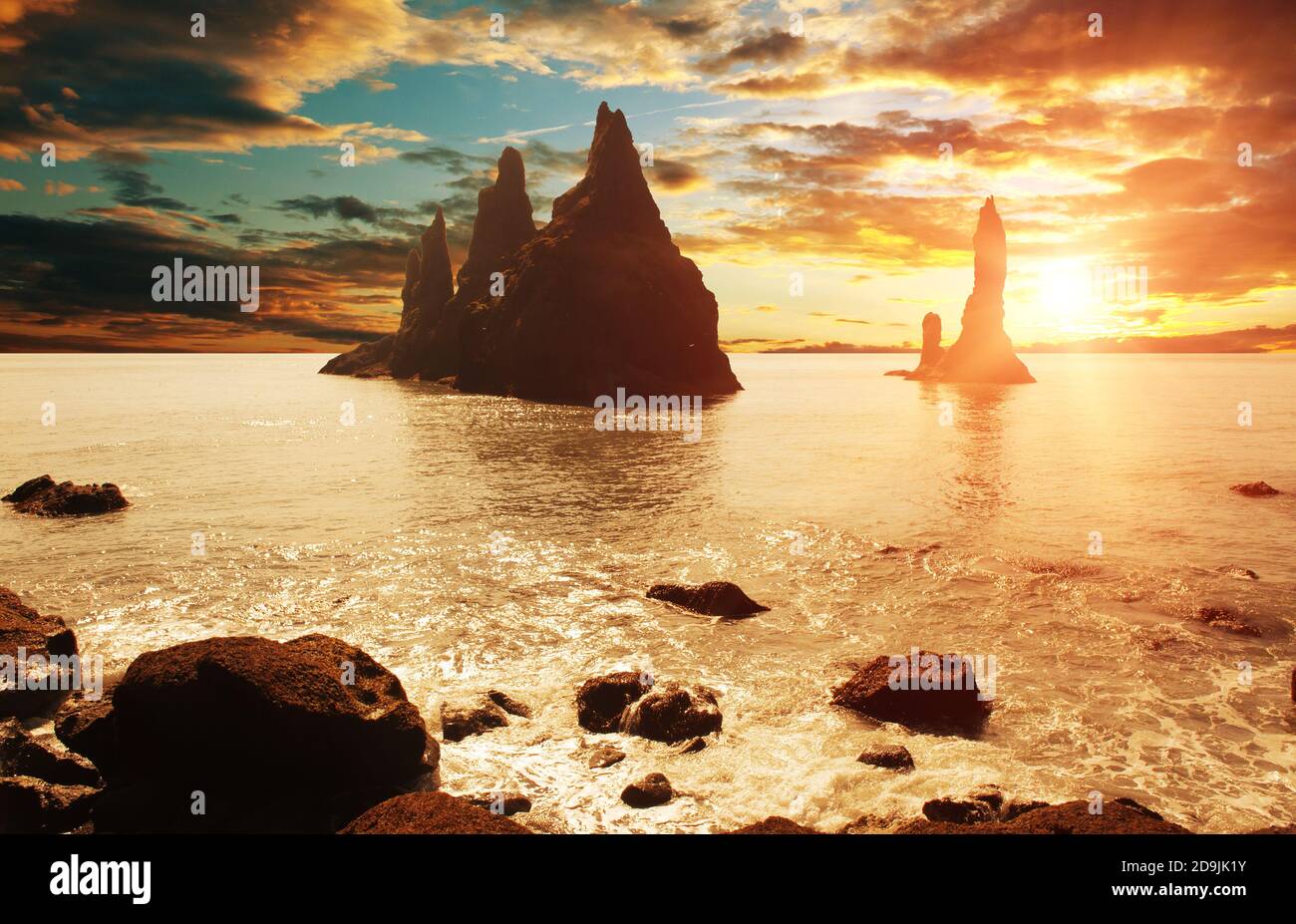 Reynisdrangar pillars hi-res stock photography and images - Alamy