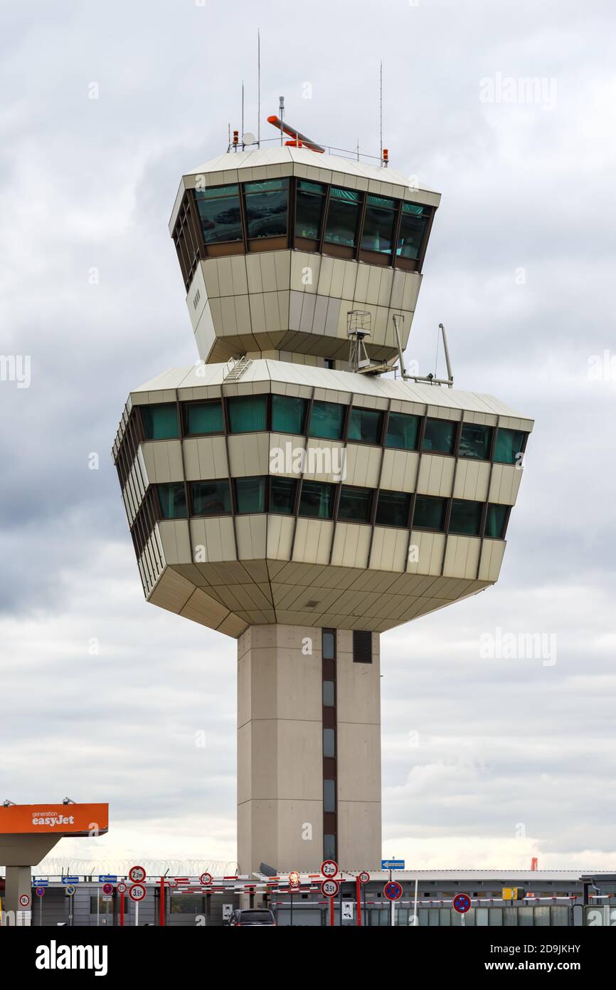 Airport air traffic control tower building hi-res stock photography and ...