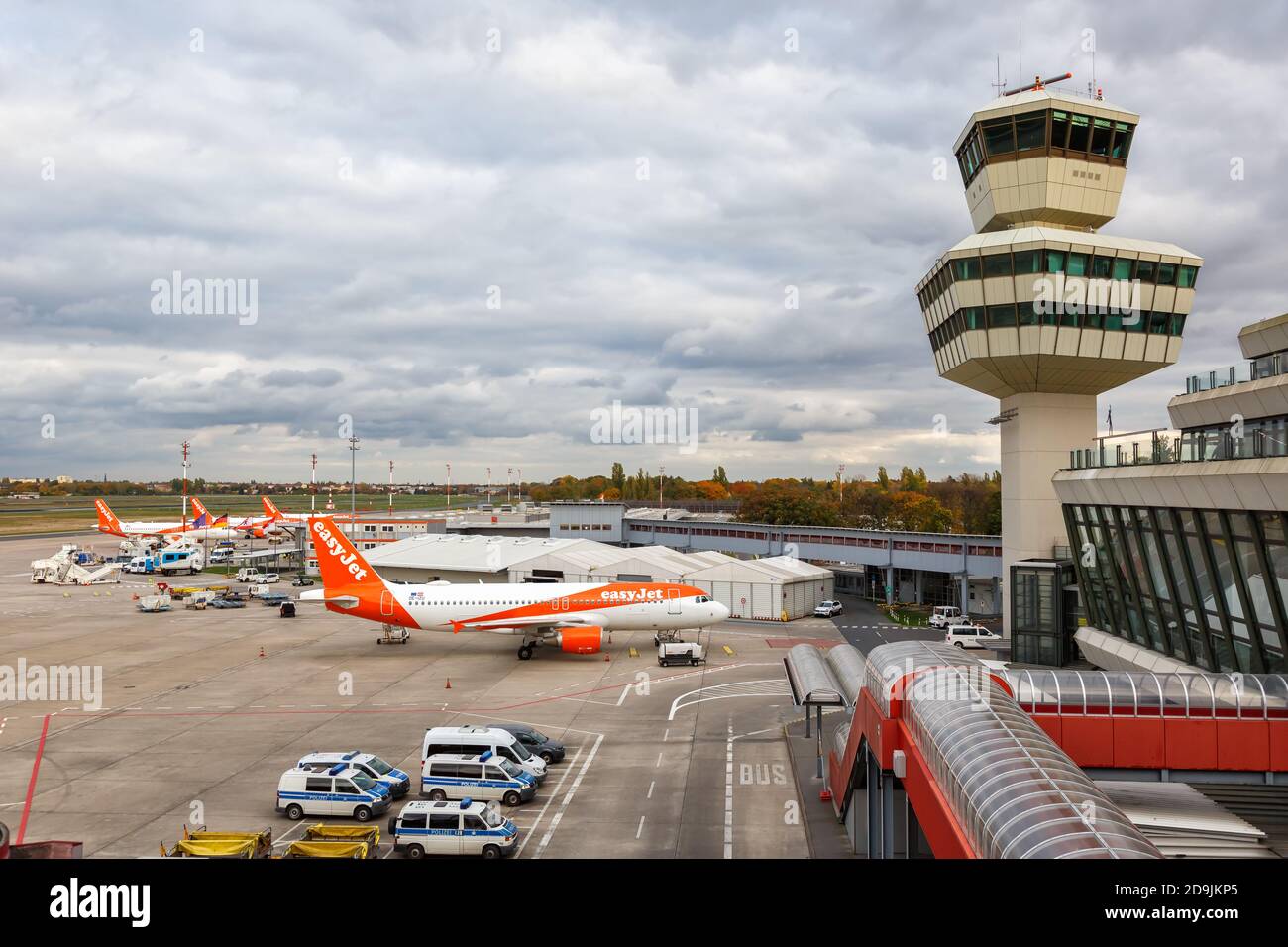 Berlin, Germany - October 27, 2020: EasyJet Airbus A320 airplanes at ...