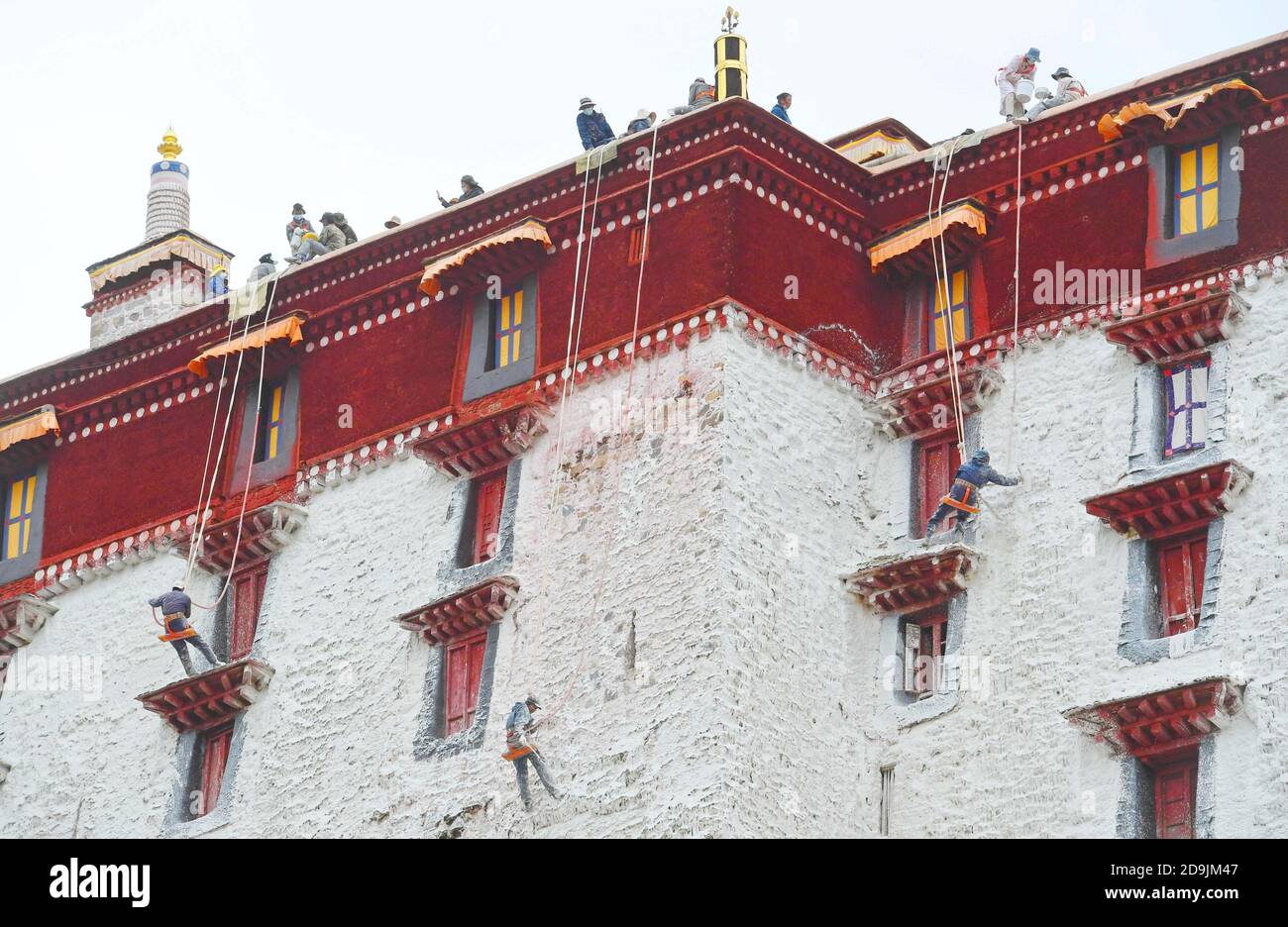 The 1,300-year-old Potala Palace in Lhasa, capital of Southwest China's ...