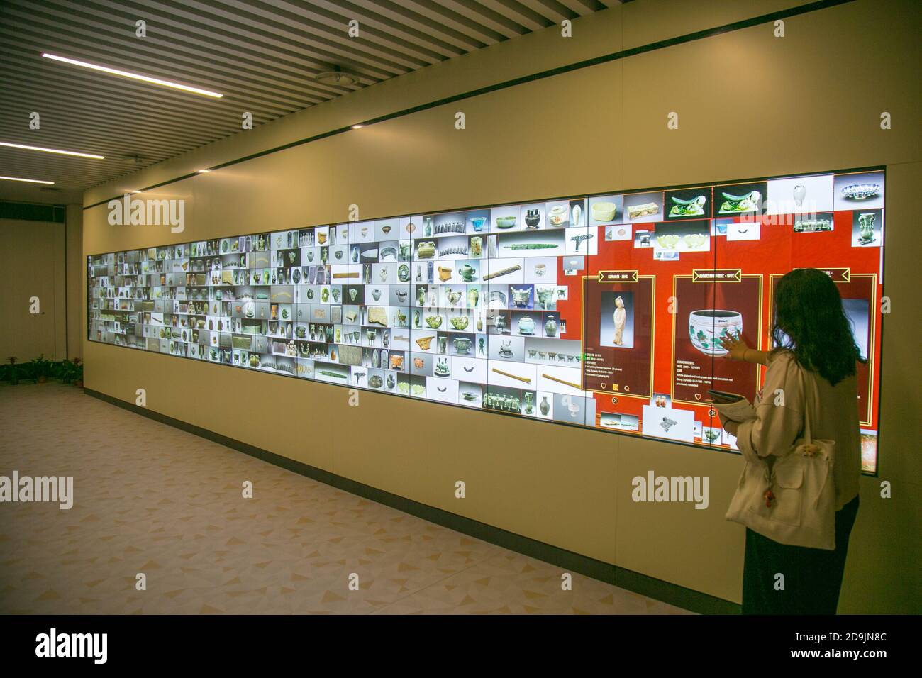 The Henan Museum opens a 5G smart museum exhibition in Zhengzhou City ...