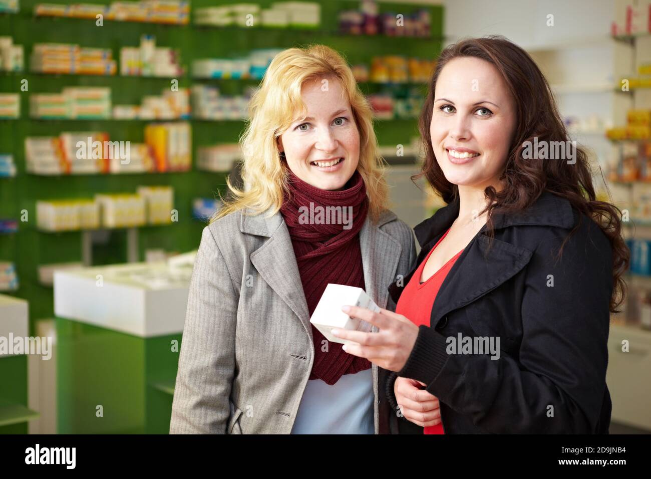 Women in pharmacy shopping hi-res stock photography and images - Alamy
