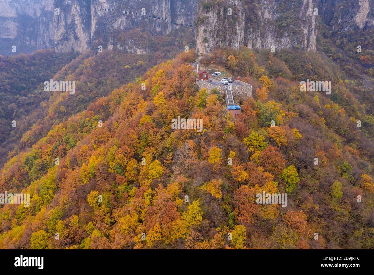 The beautiful autumn scenery of Taihang Mountain in the rain in ...