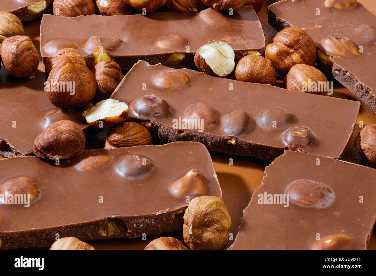 Chocolate Whole Hazelnut Stock Lindt NOCCIOLATTE Milk Hazelnut Bar 35g