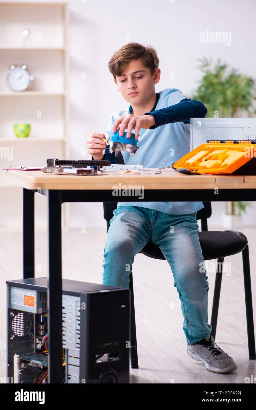 Teenager teenager teenager teenager cooler hi-res stock photography and ...