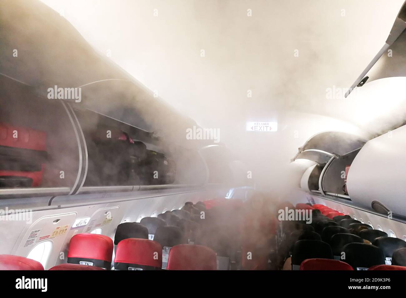 Aircraft cabin with vapor condensation due to differences of ...