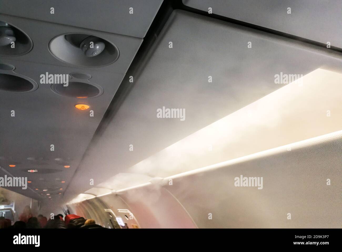 Aircraft cabin with vapor condensation due to differences of ...