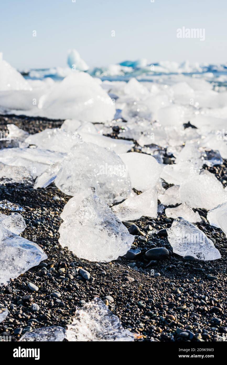 Diamond Beach (Ice Beach) in Jokulsarlon glacier lagoon Stock Photo - Alamy