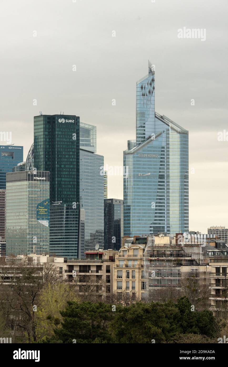 Modern cityscape architecture hi-res stock photography and images - Alamy