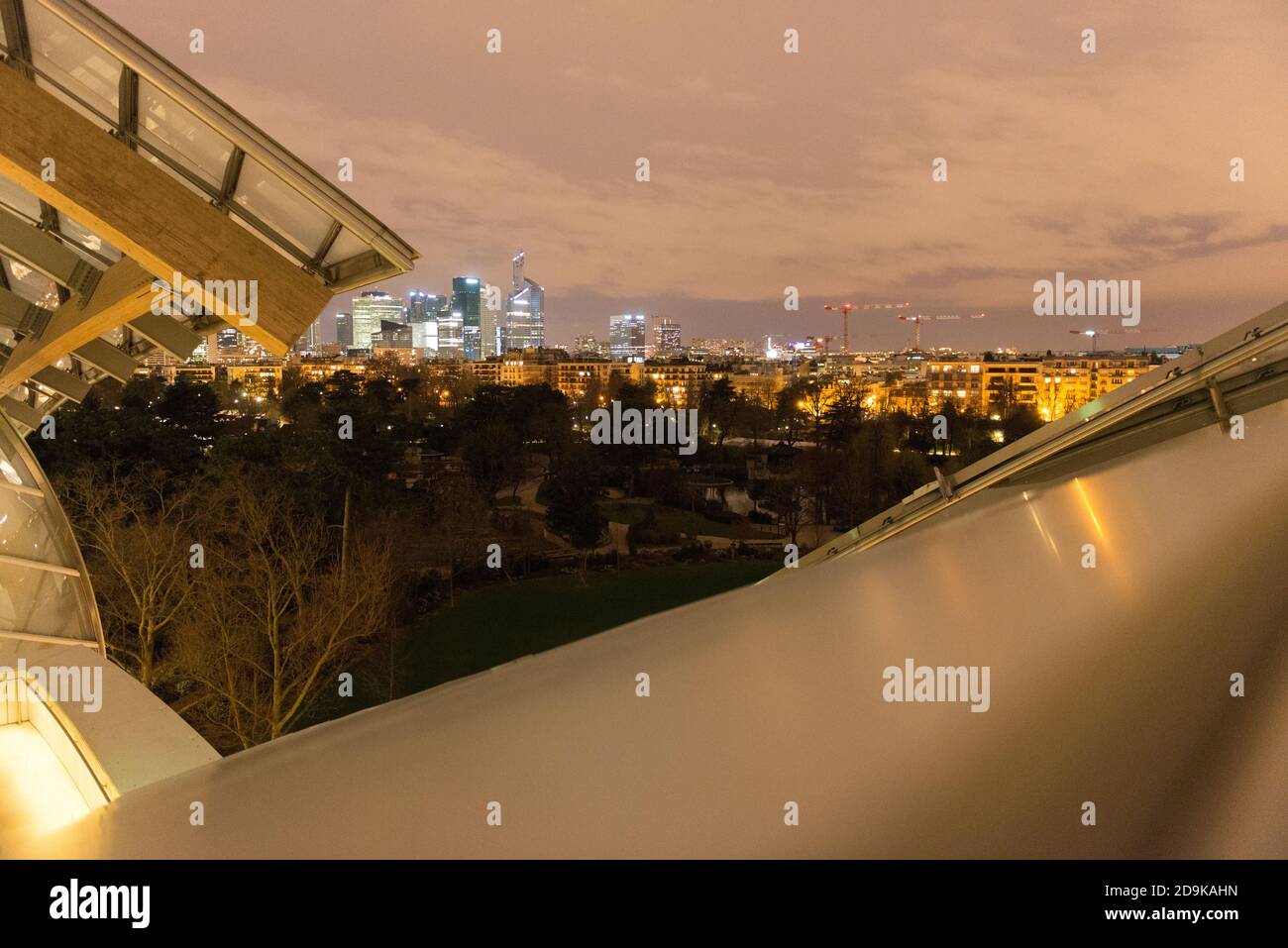 Modern cityscape architecture hi-res stock photography and images - Alamy