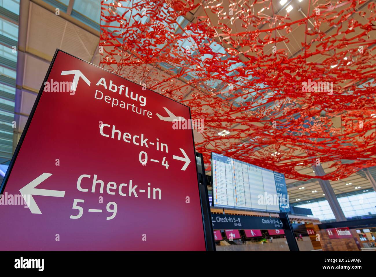 Flughafen Berlin Brandenburg BER. Inbetriebnahme des BER, Terminal 1 ...