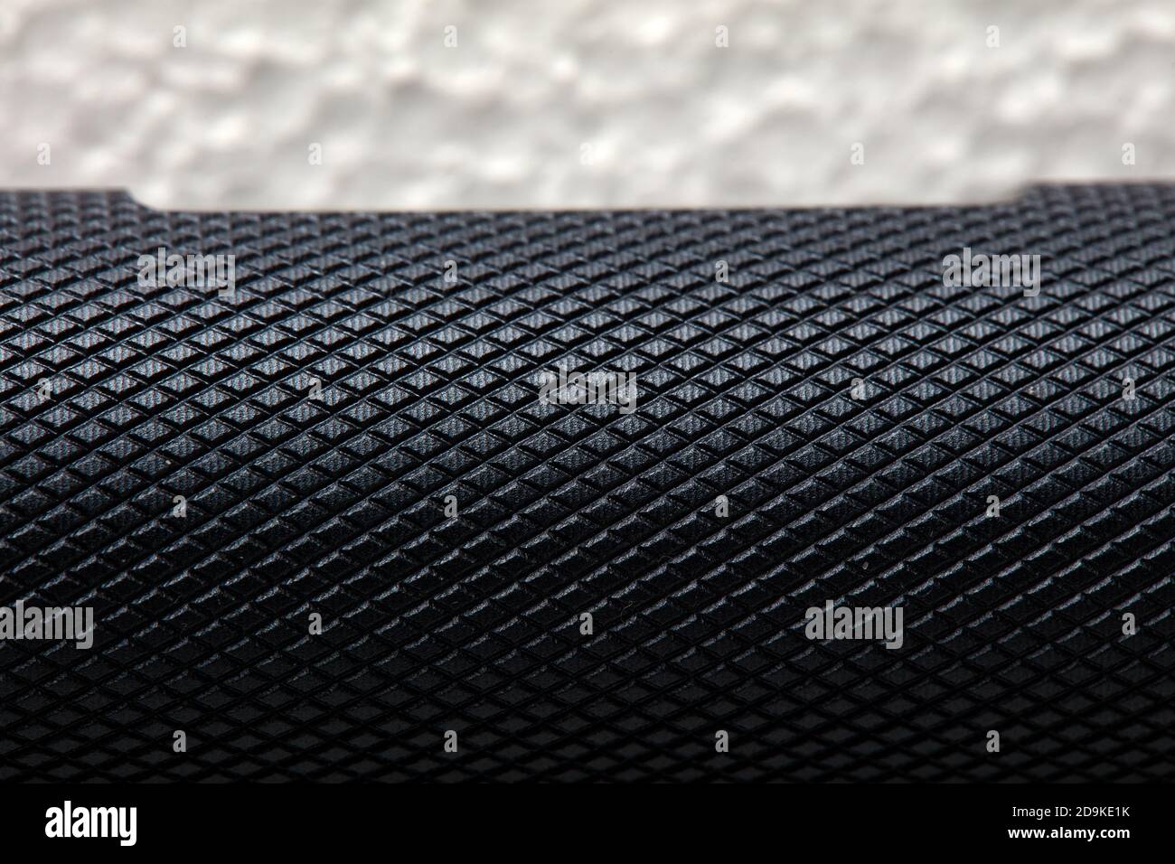 Finning on the metal body. comfortable grip. Metal round surface with ...