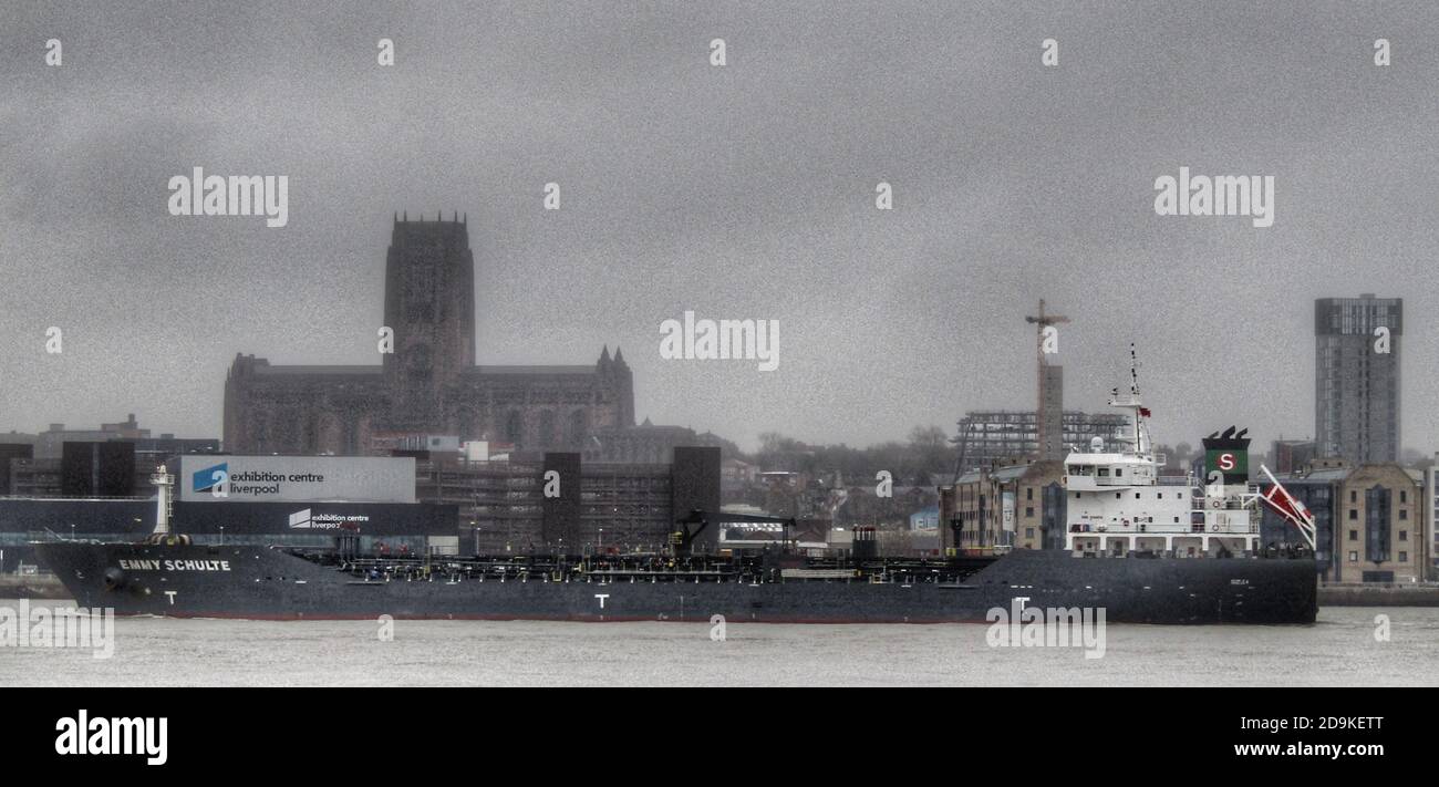 Ships on the River Mersey Stock Photo - Alamy