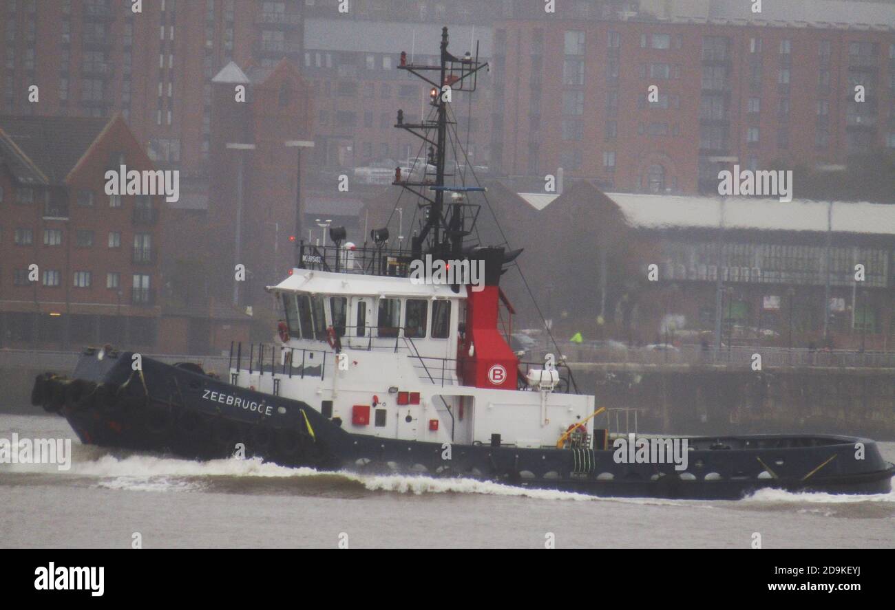 Ships on the River Mersey Stock Photo - Alamy
