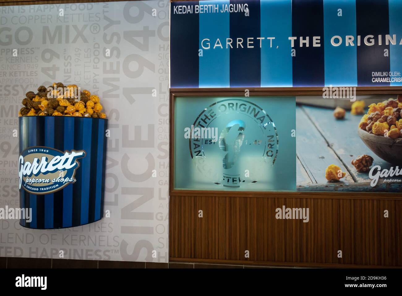 Garrett Popcorn Shop at One Utama shopping mall, Malaysia. Garrett ...
