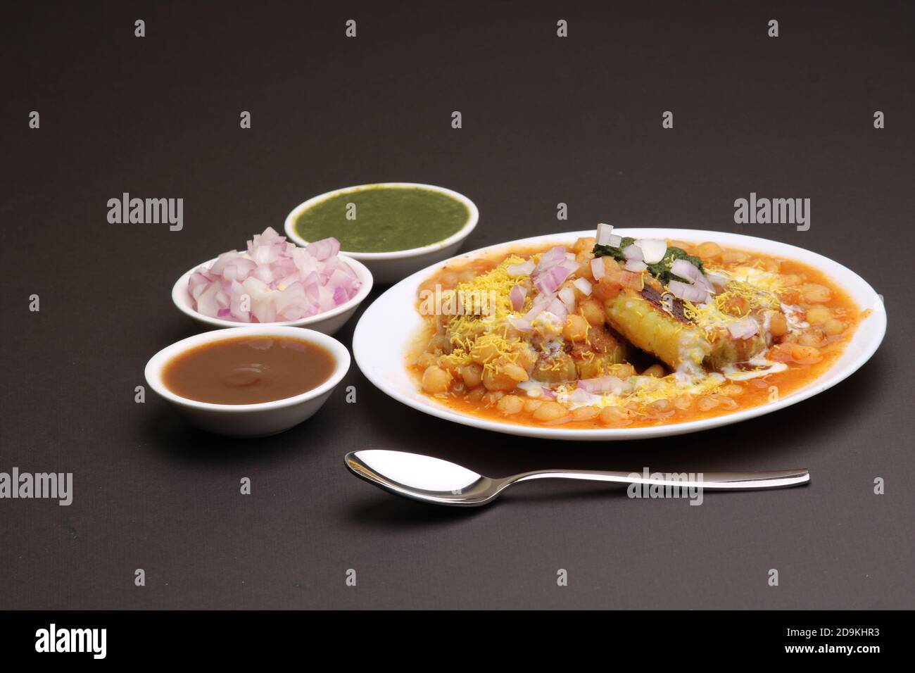 Dahi aloo tikki chaat hi-res stock photography and images - Alamy