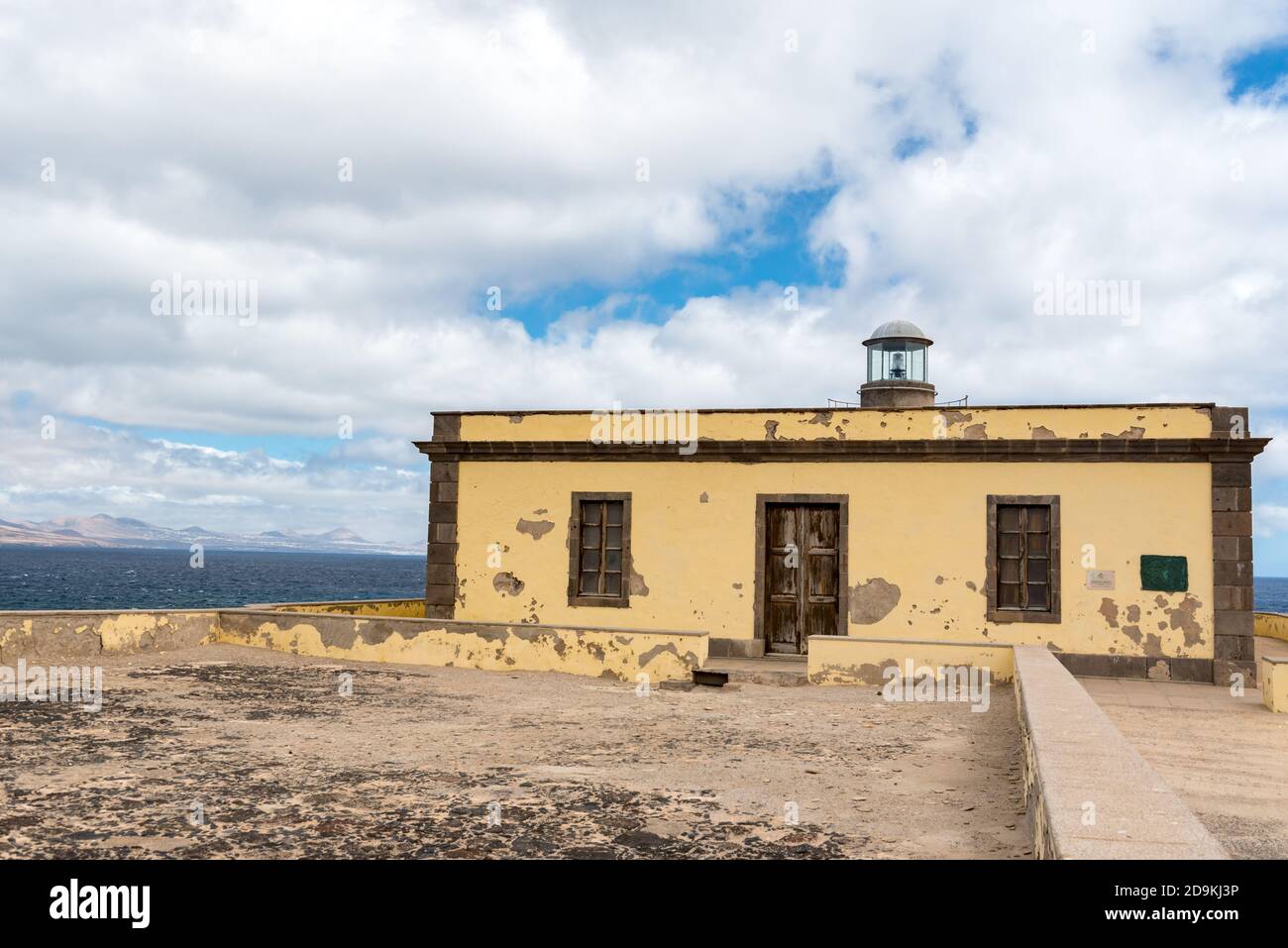 Los lobos lighthouse hi-res stock photography and images - Alamy