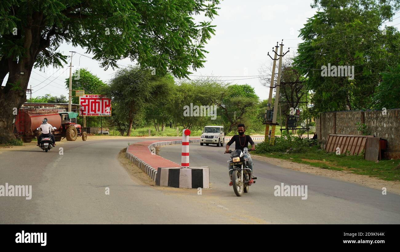 29 September 2020 : Reengus, Jaipur, India / Both side divider and ...