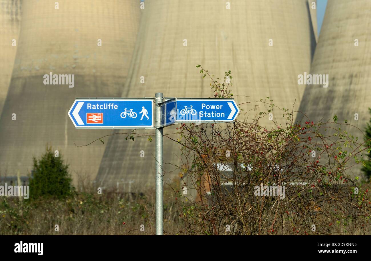 Right of way markers hi-res stock photography and images - Alamy
