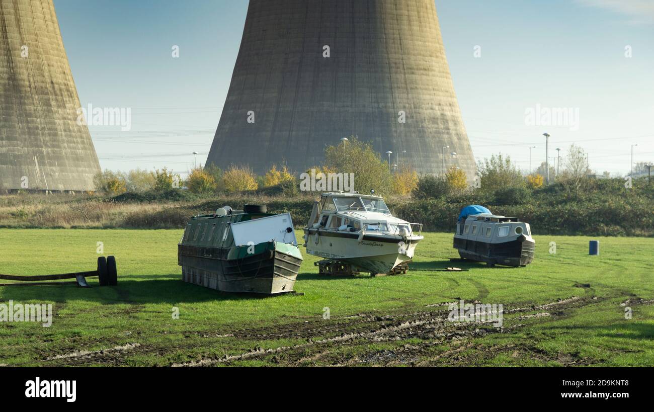 River hull boats derelict river hi-res stock photography and images - Alamy