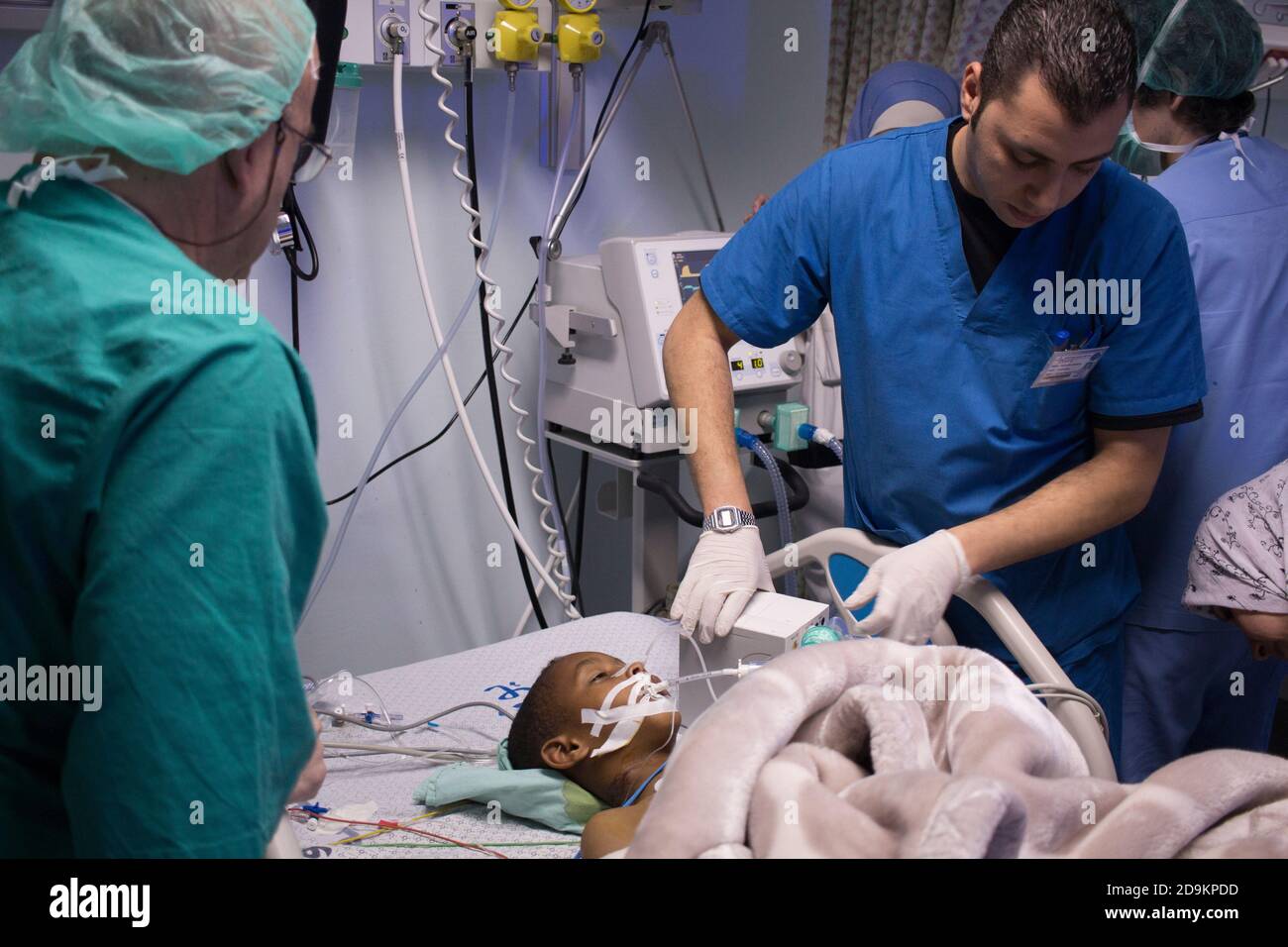 children who have undergone heart surgery stay in intensive care ...