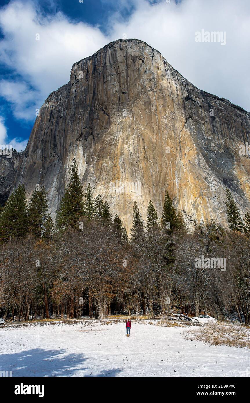 El capitan is vertical rock formation in yosemite national park hi-res ...
