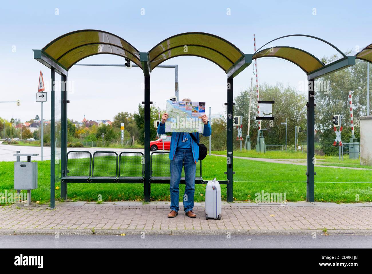 Reading a road map hi-res stock photography and images - Alamy