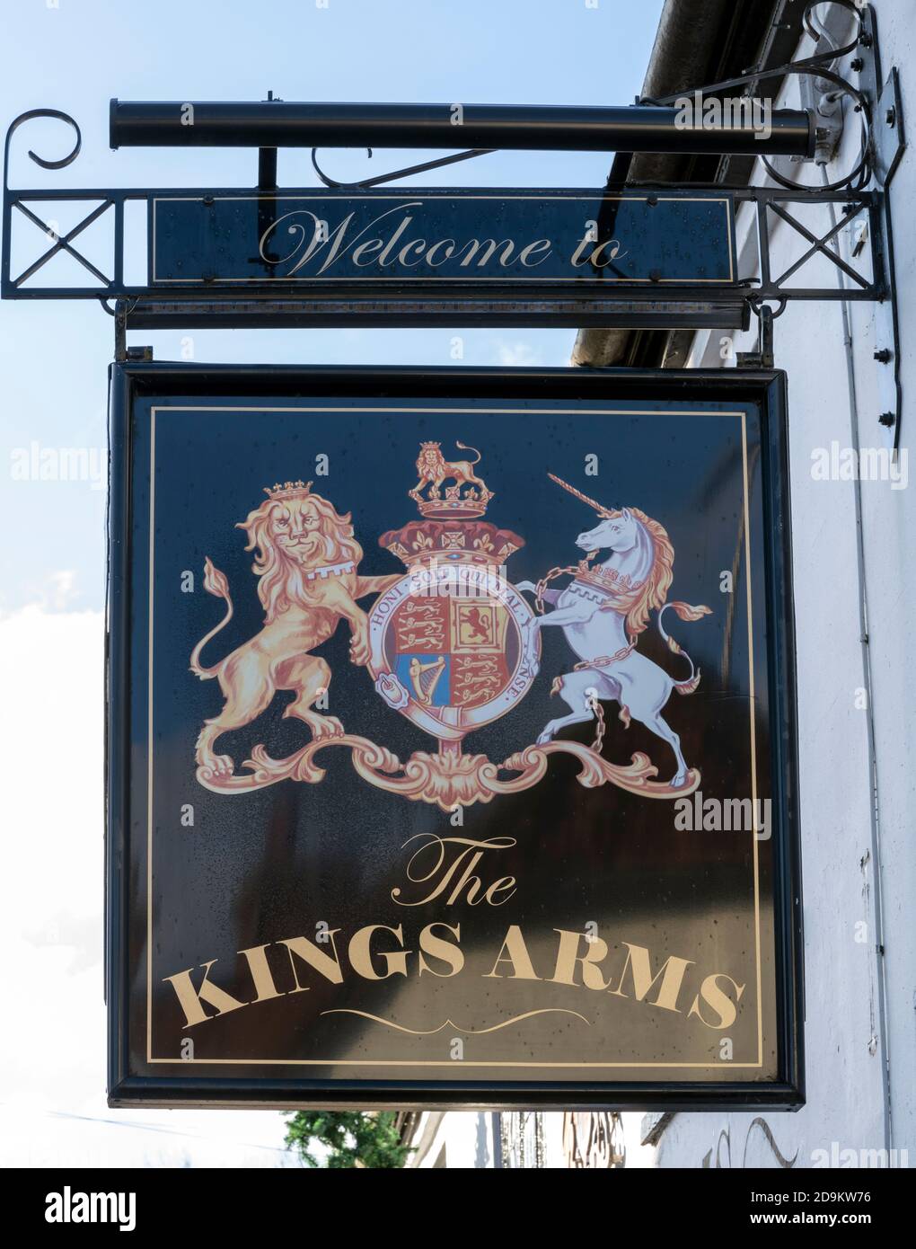 England pubs signs hi-res stock photography and images - Alamy