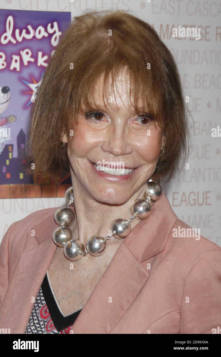 Mary Tyler Moore, 2010, Photo By John Barrett/PHOTOlink /MediaPunch ...