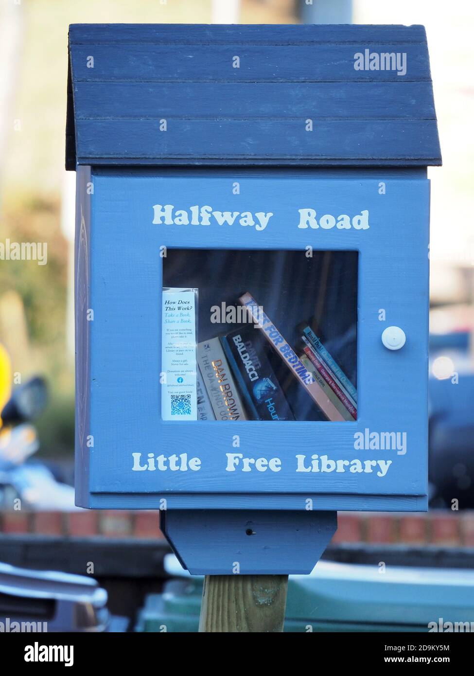 Tiny library hi-res stock photography and images - Alamy