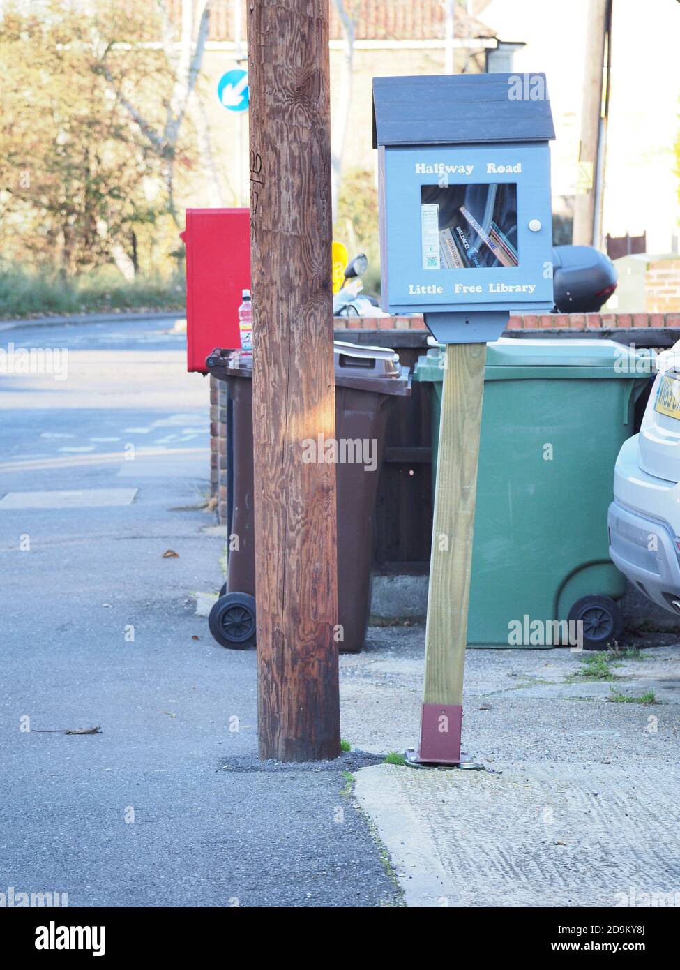 Tiny library hi-res stock photography and images - Alamy