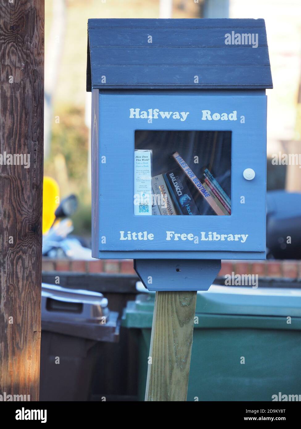 Tiny library hi-res stock photography and images - Alamy