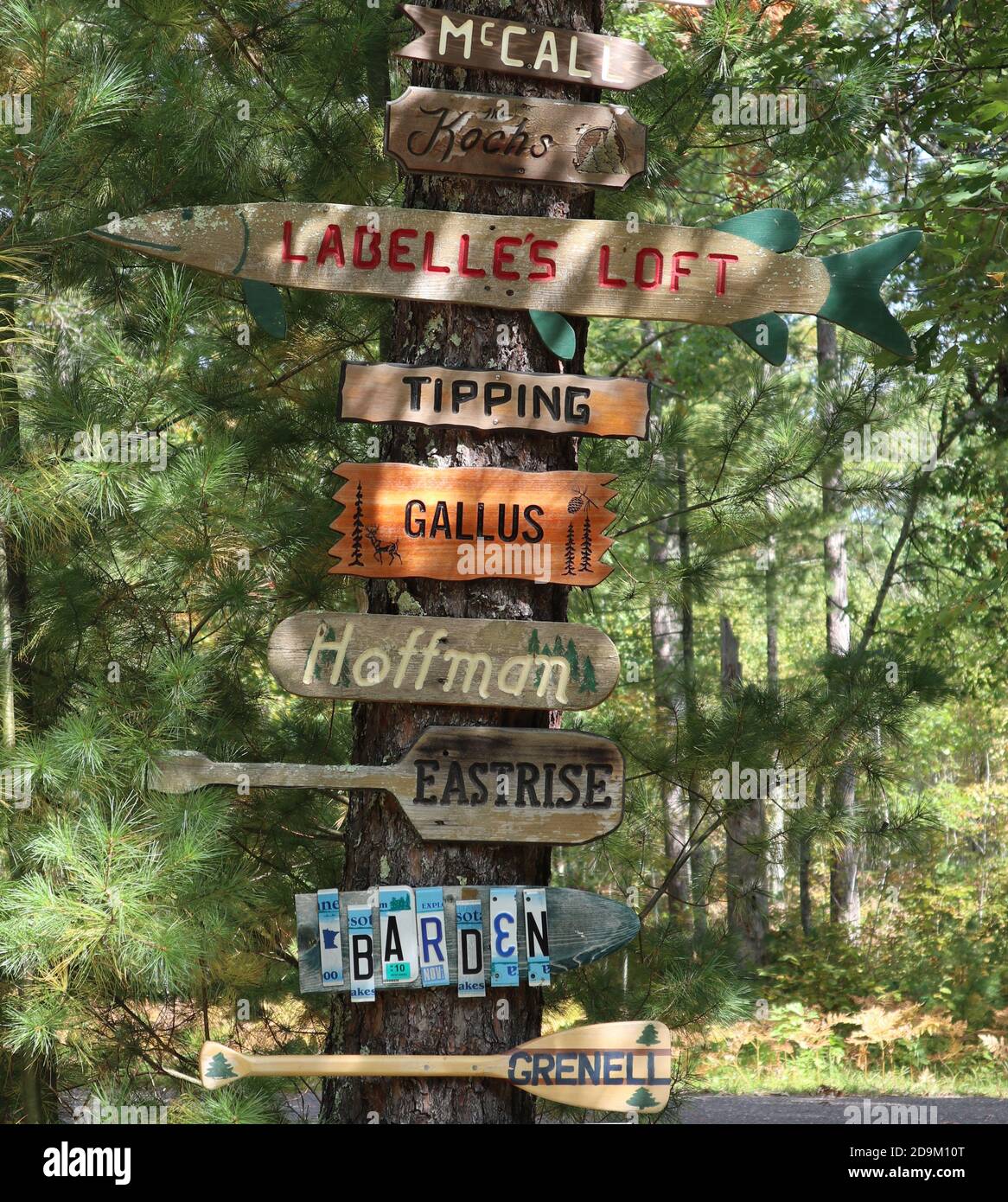 Cabin signs hi-res stock photography and images - Alamy