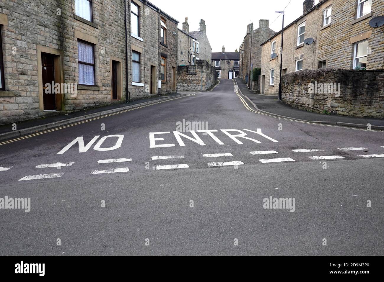 Road marking no entry hi-res stock photography and images - Alamy