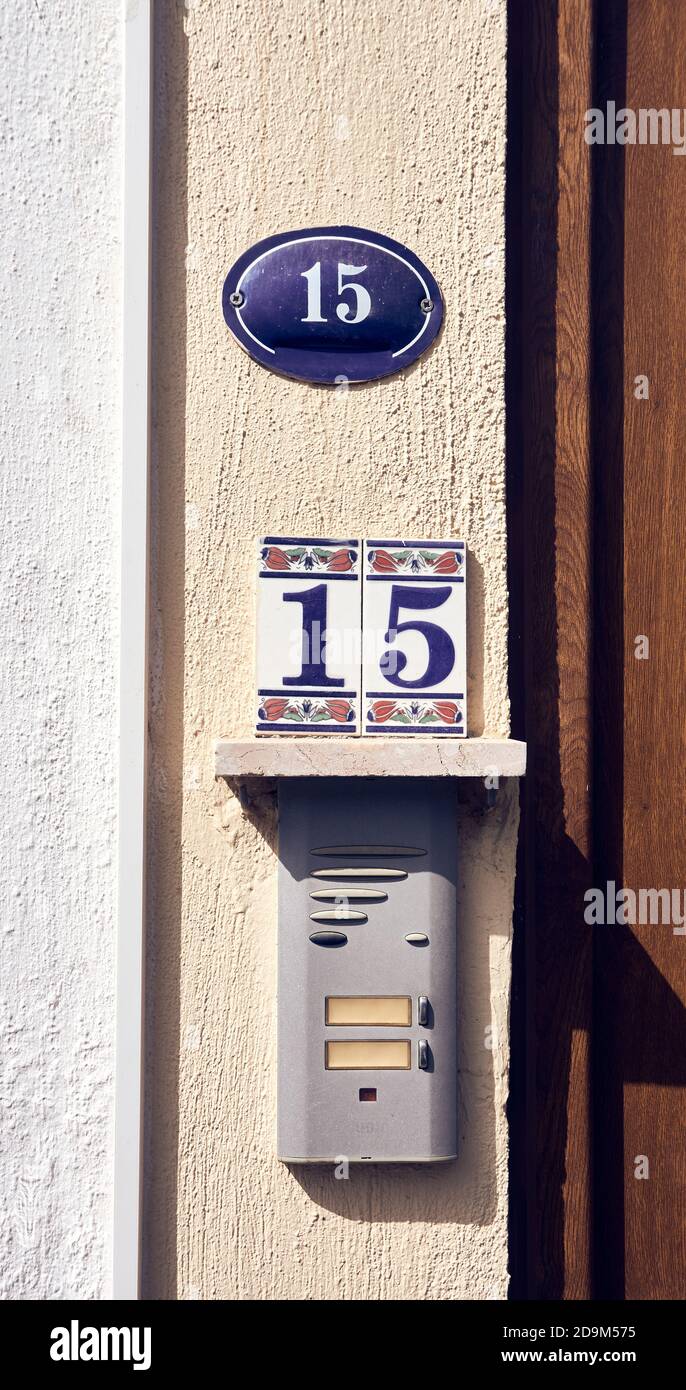 House number 15 sign hi-res stock photography and images - Alamy